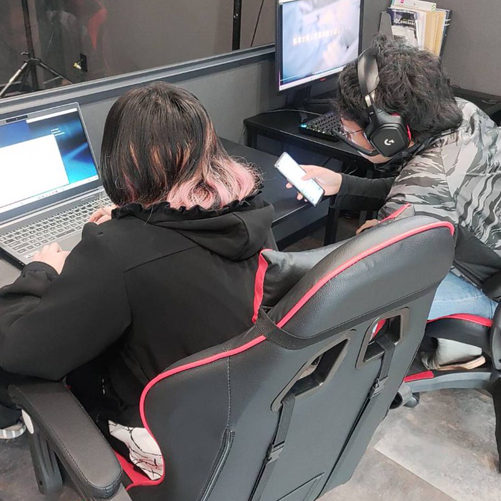 就労継続支援B型『ONEGAME伊丹』| eスポーツを通して、パソコン・動画制作などを学ぶ・就労支援施設